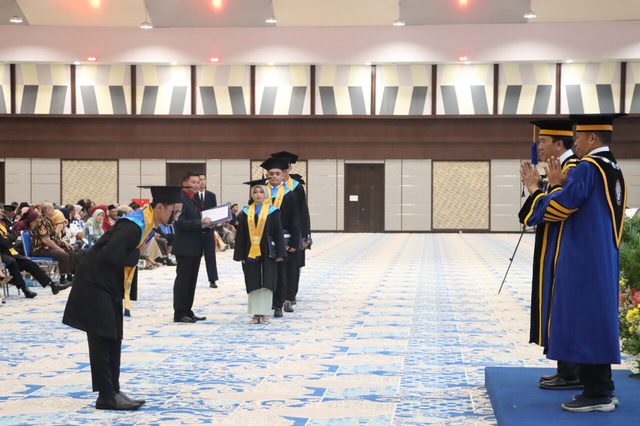Wisuda ke-174 UNDIP Tahun 2024 - Fakultas Perikanan dan Ilmu Kelautan